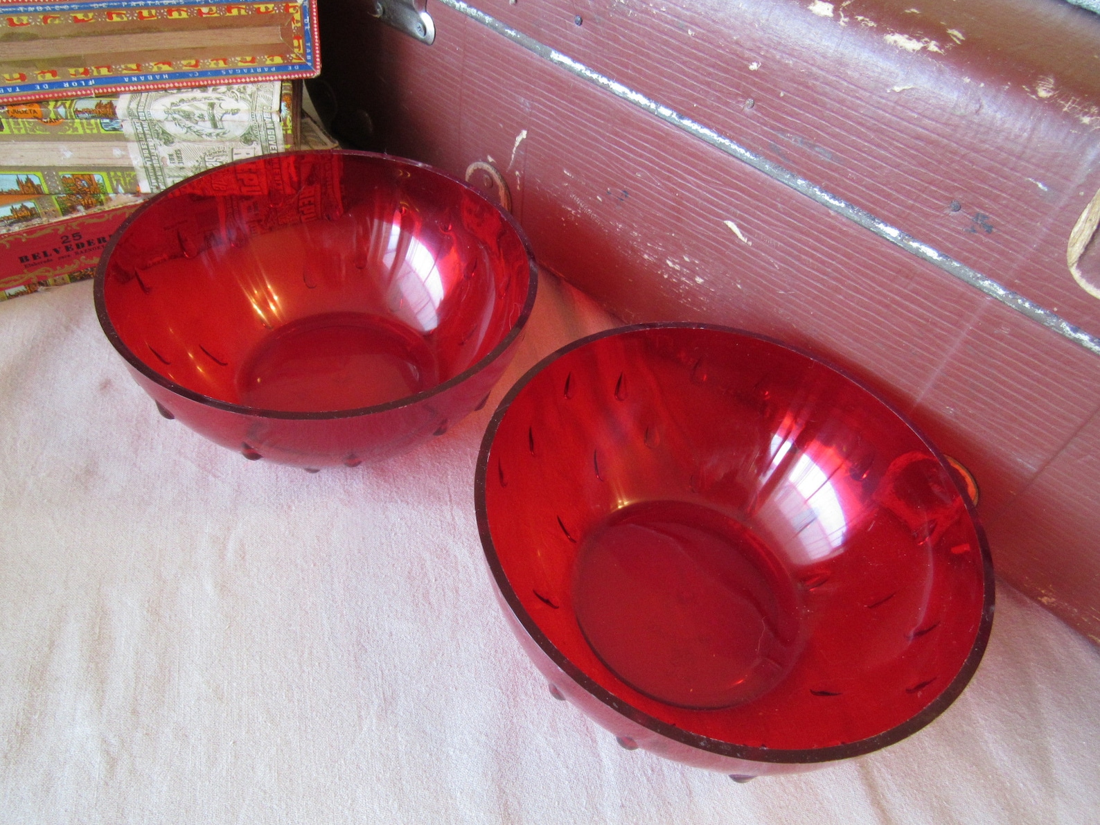 Set of 2 Bright red Plastic bowls vintage strawberry shaped | Etsy