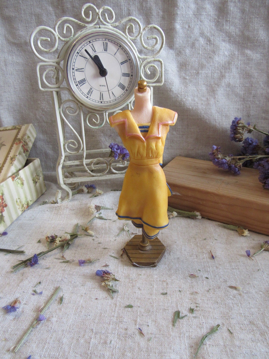 Vintage Bathing Belle Figurine: Stacy Bayne 'latest Thing' Collection ...