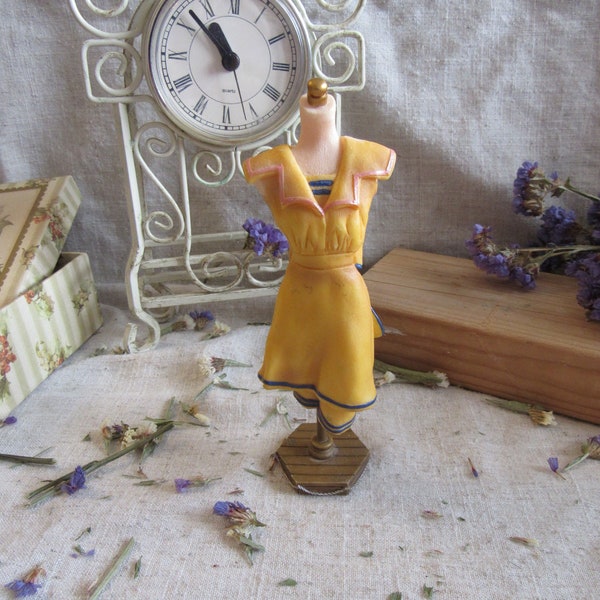 Bathing Beauty Figurine - Etsy
