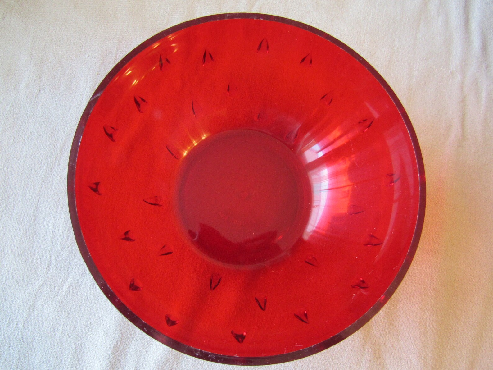 Set of 2 Bright red Plastic bowls vintage strawberry shaped | Etsy