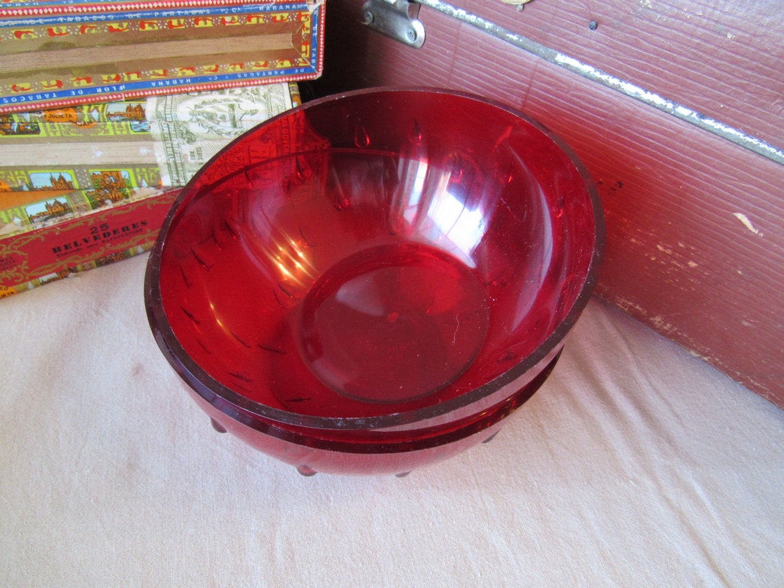 Set of 2 Bright red Plastic bowls vintage strawberry shaped | Etsy