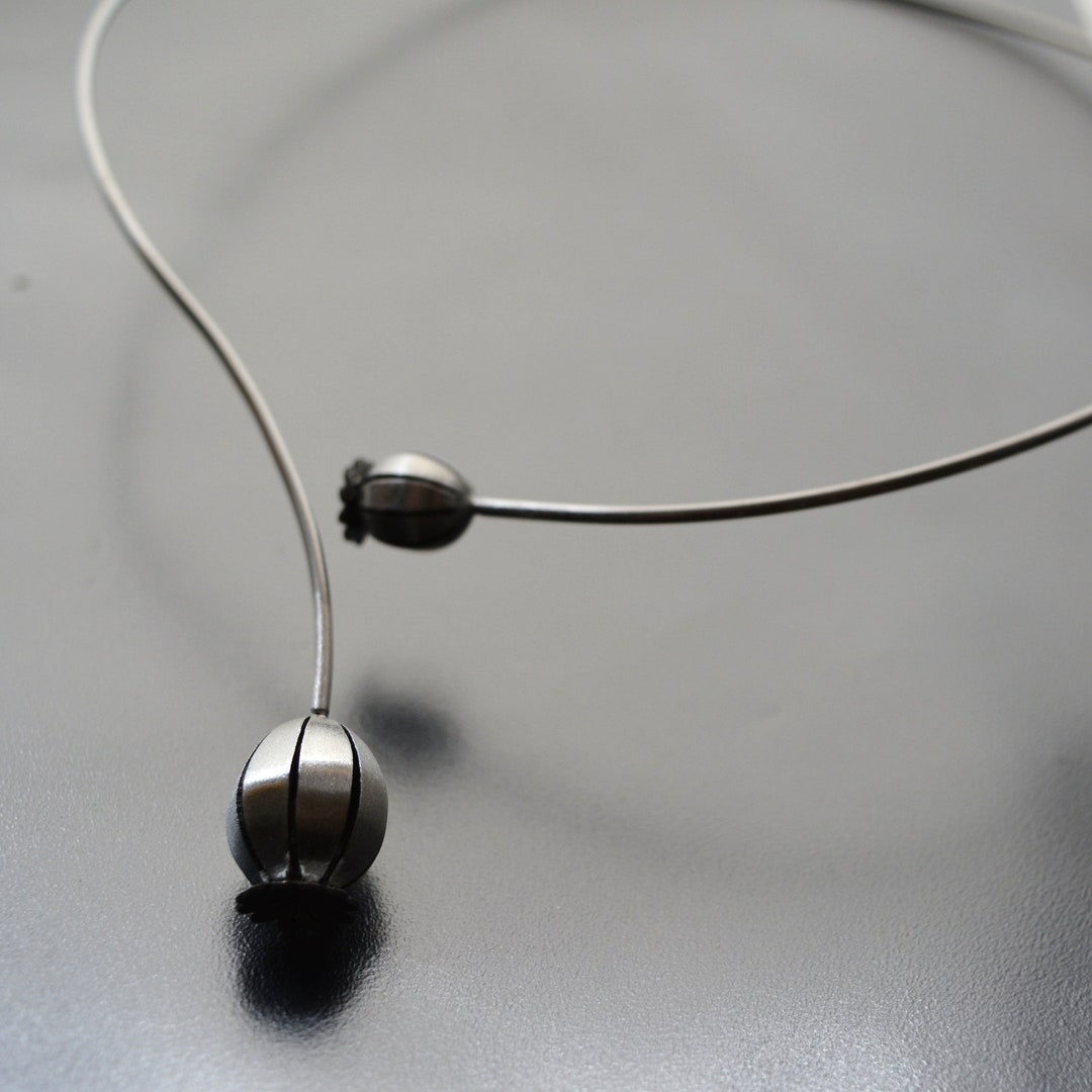 Stainless Steel Poppy Necklace - Etsy Israel