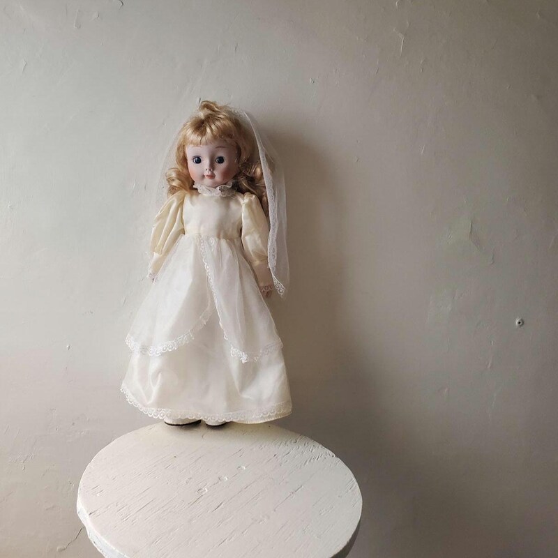 Vintage Bride Doll - Etsy
