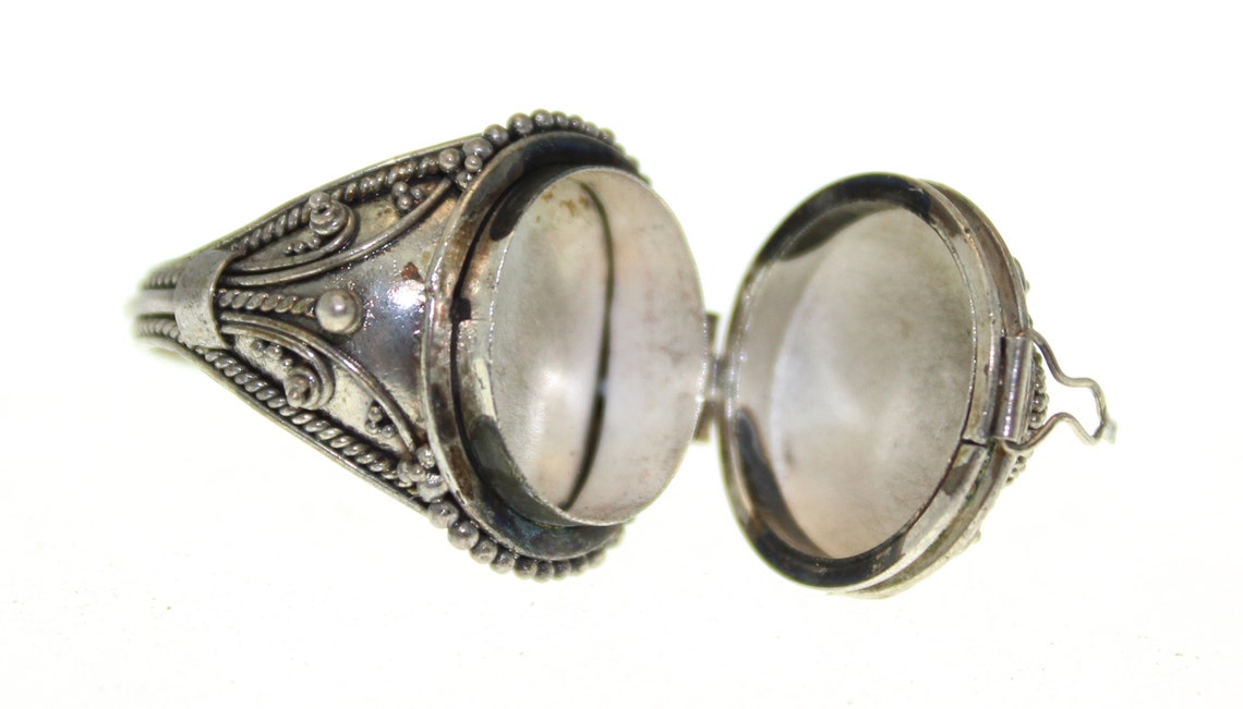 Vintage Sterling Silver Secret Compartment Ring - Etsy