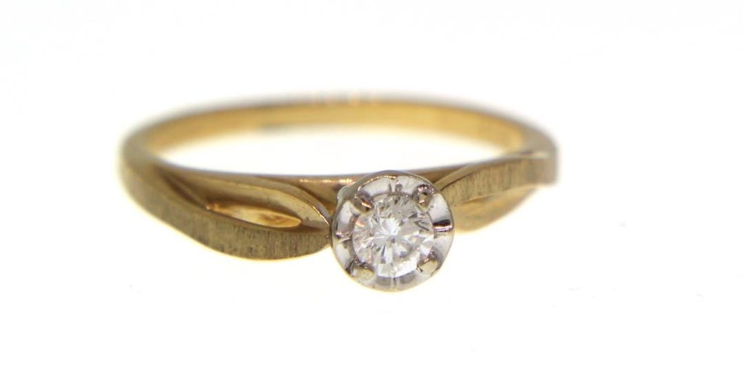 Vintage 14K 'starfire' Solitaire Engagement Ring - Etsy
