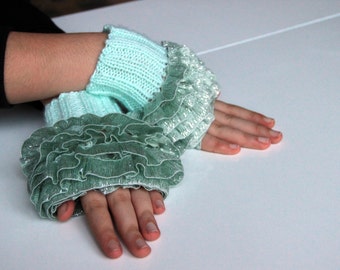 Fingerless Gloves: Hand Knit Elegant Ruffled Gloves Frilly | Etsy