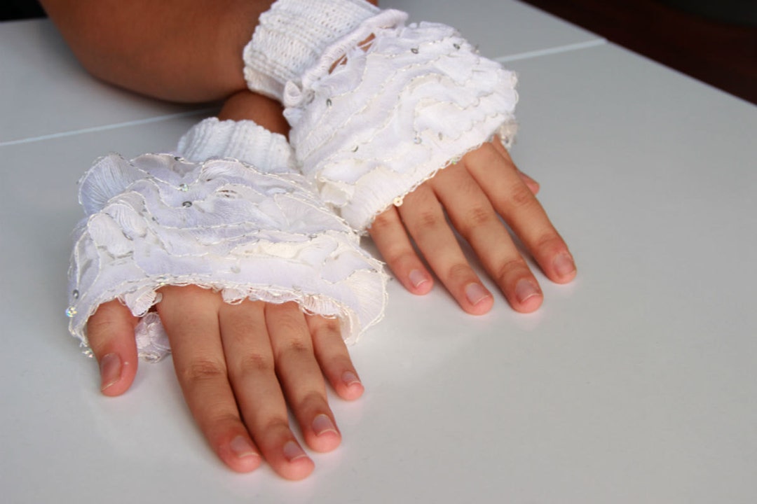 Fingerless Gloves: Hand Knit Elegant Ruffled White Colored Gloves ...