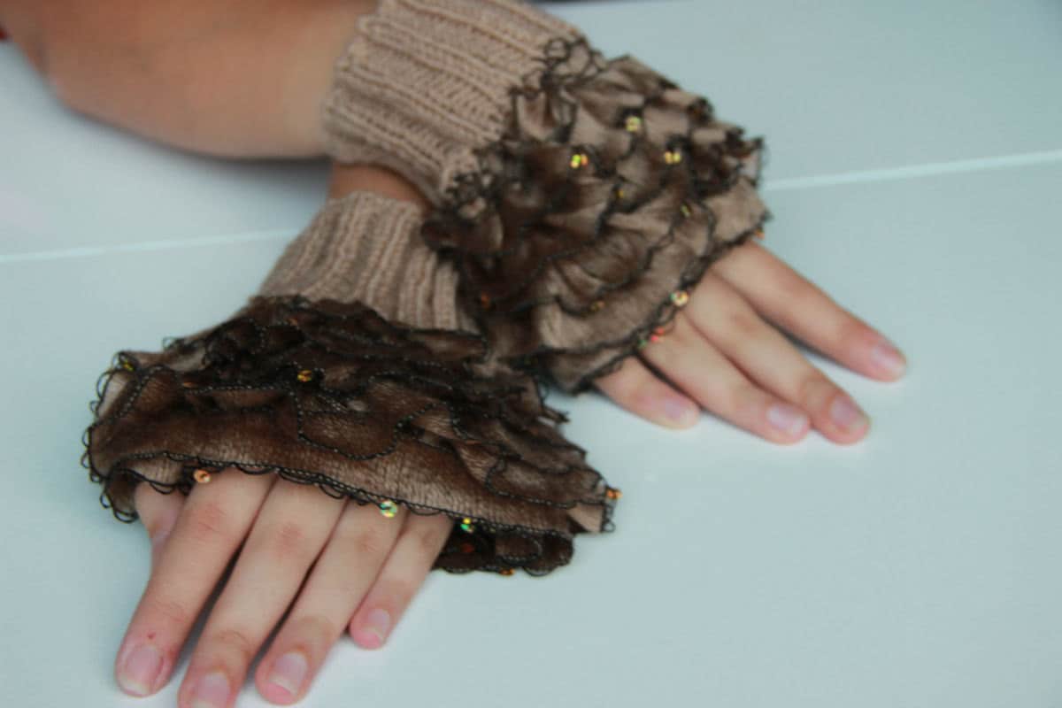 Fingerless Gloves: Hand Knit Elegant Ruffled Gloves, Frilly Gloves ...