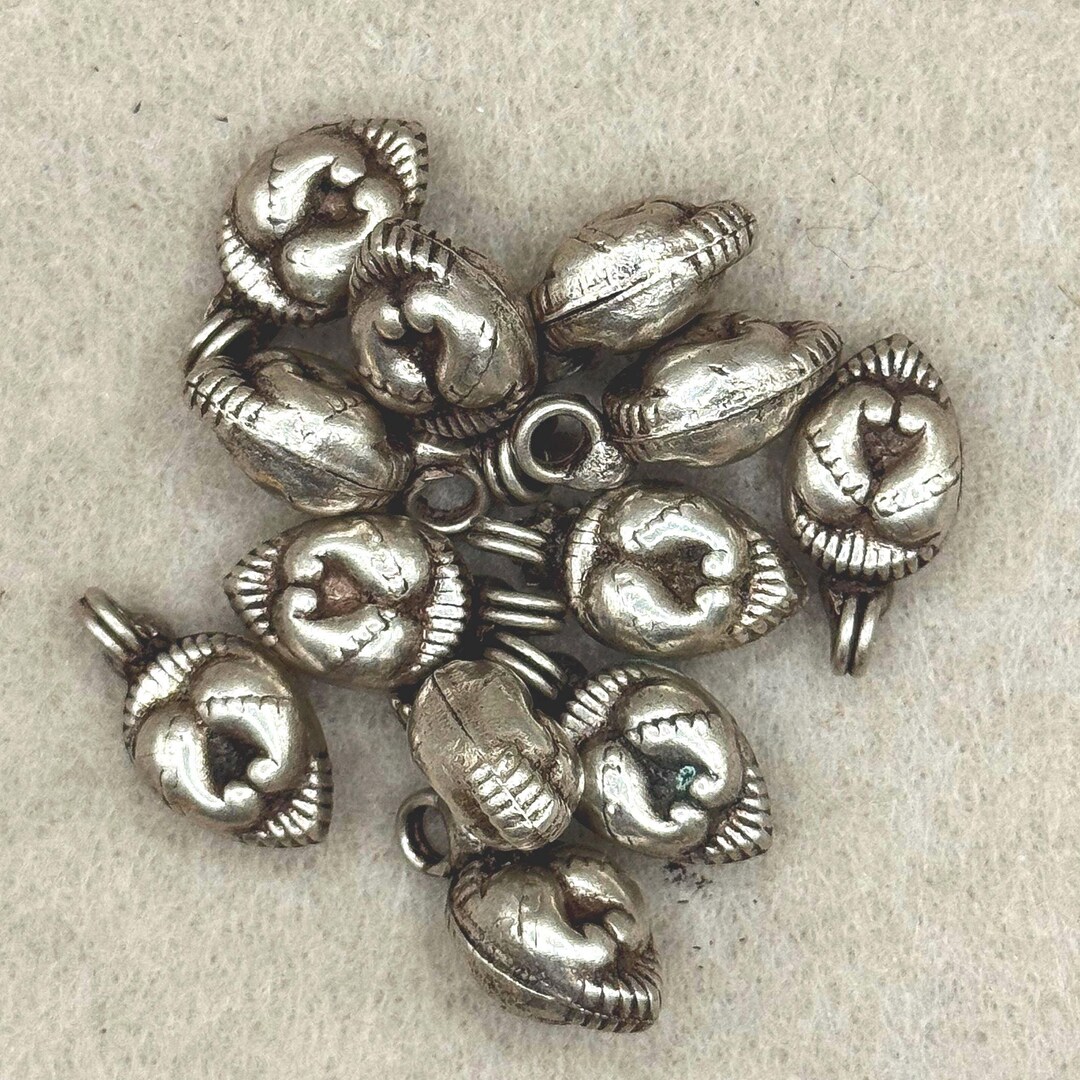 12 Vintage 1980s Indian Flower Charms | Old Stock Madhya Pradesh | 50% ...