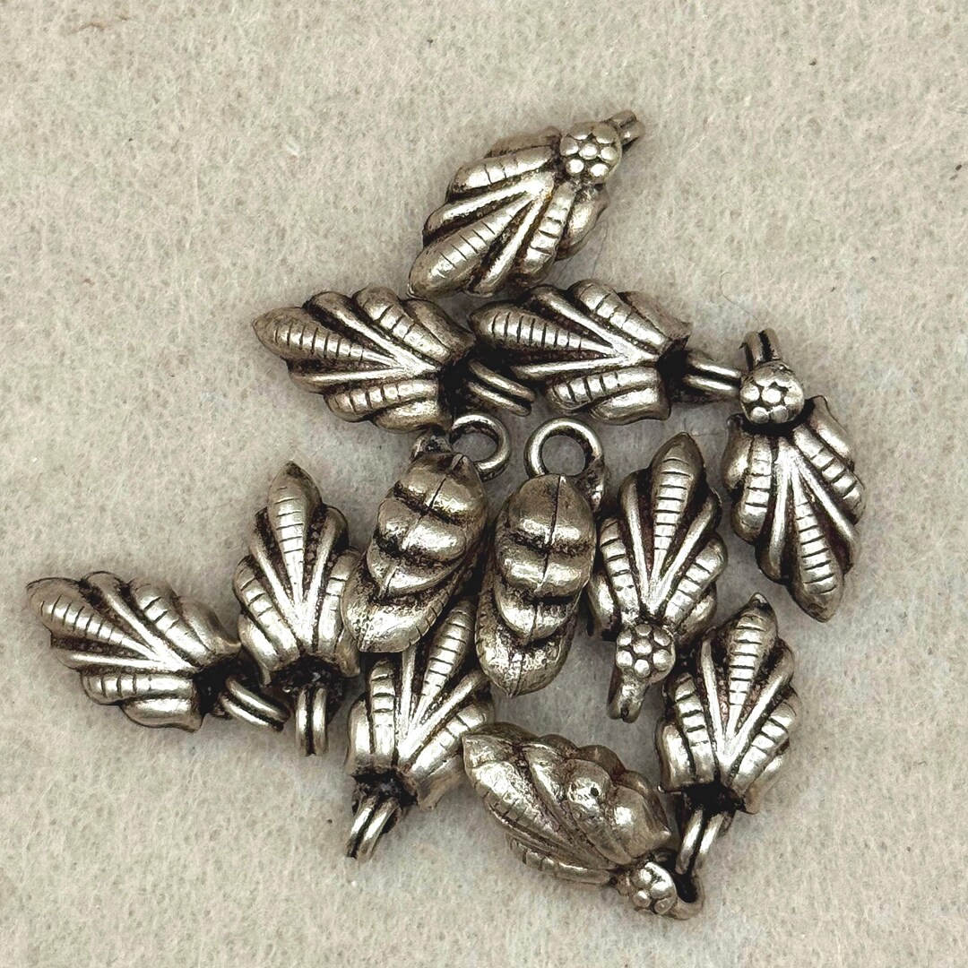 12 Vintage 1980s Indian Flower Charms | Old Stock Madhya Pradesh | 50% ...