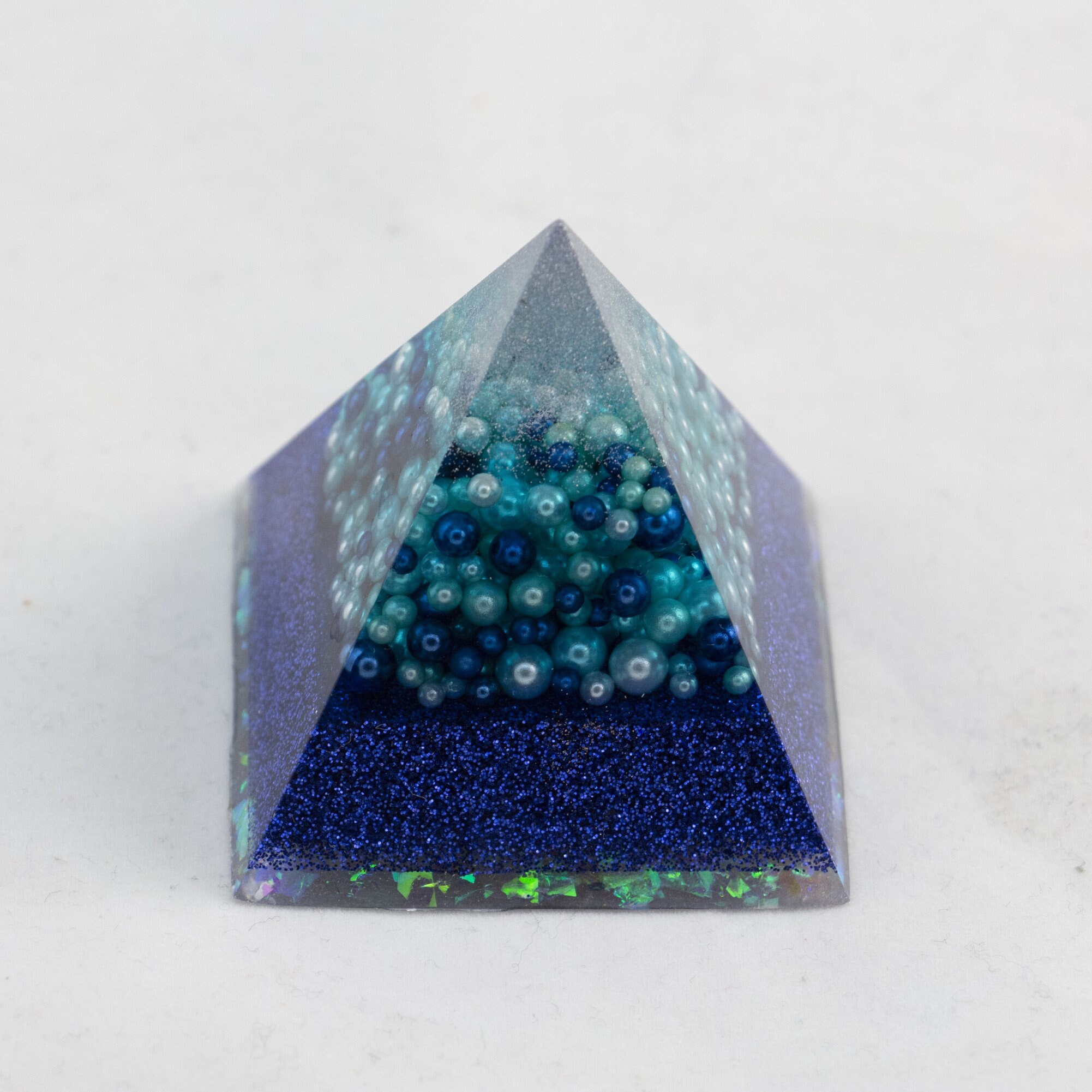 Paperweights Mini Resin Pyramid Paperweight Home & Living etna.com.pe