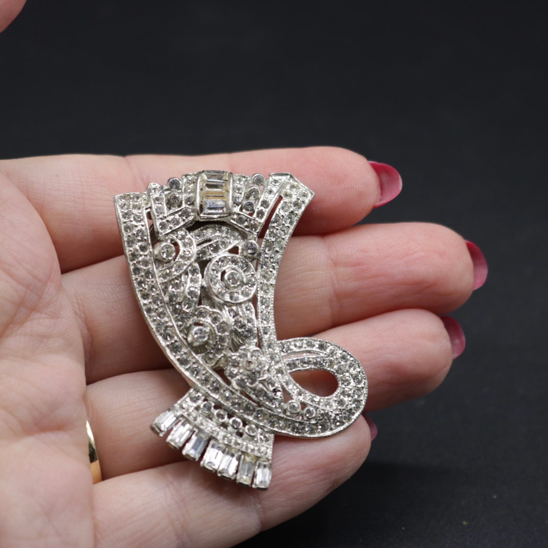Vintage 1930s 1940s Art Deco Sparkling Rhinestone Hand Set - Etsy Vintage 1930s 1940s Art Deco Sparkling Rhinestone Hand Set - Etsy