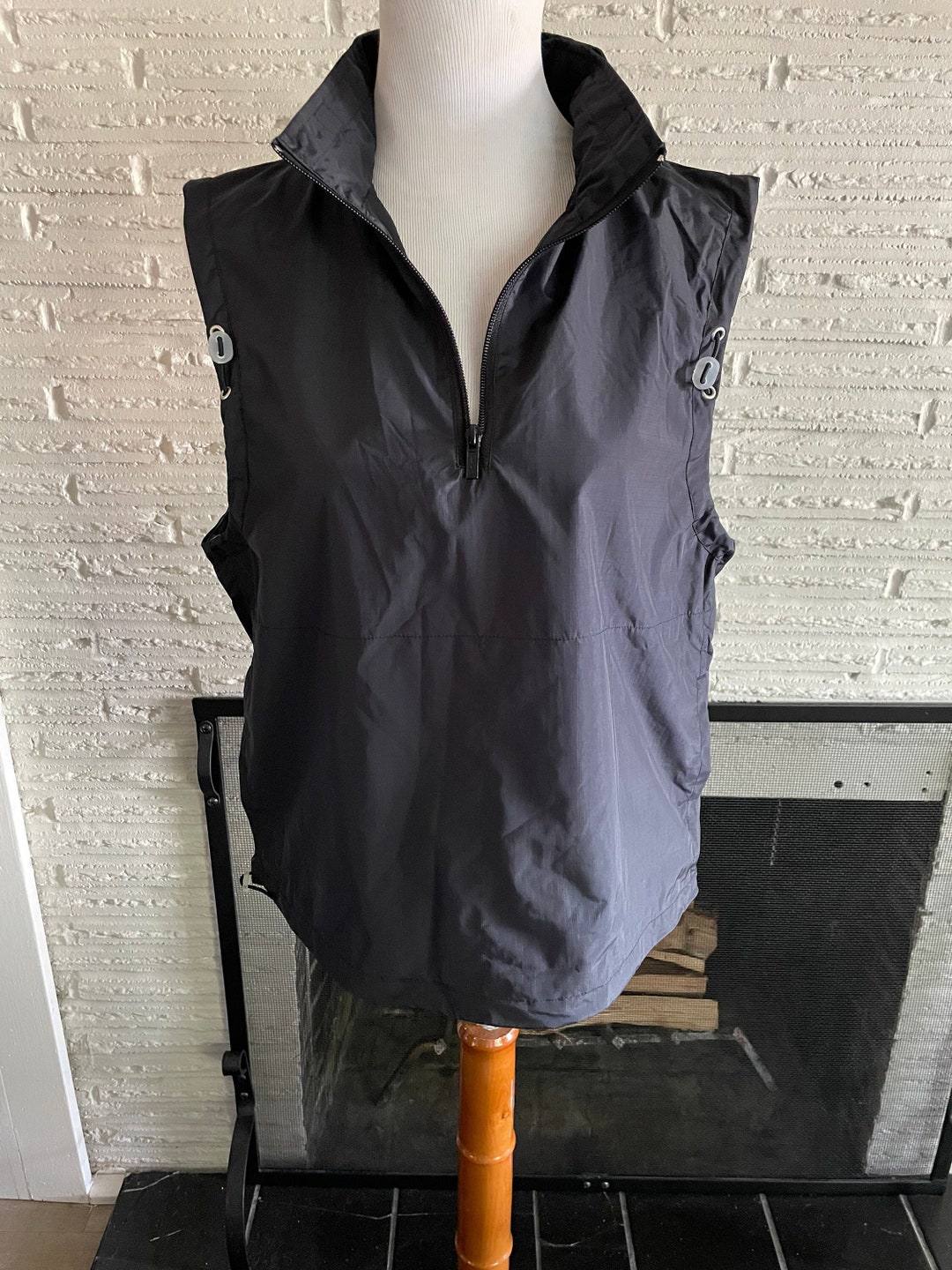Y2K Banana Republic Vest / 90's / Toggles / Tech Vest / Black / Medium ...