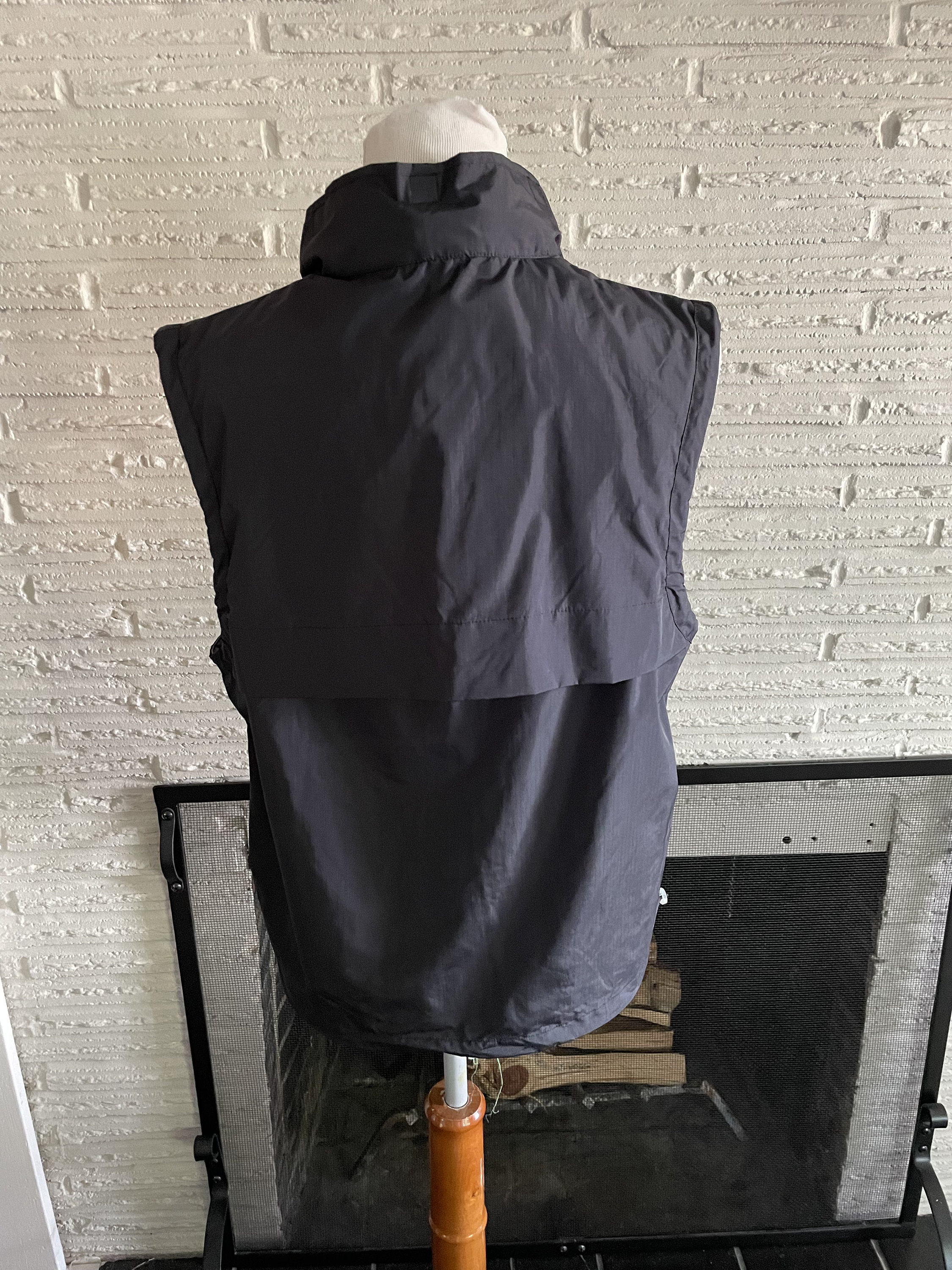 Y2K Banana Republic Vest / 90's / Toggles / Tech Vest / Black / Medium ...