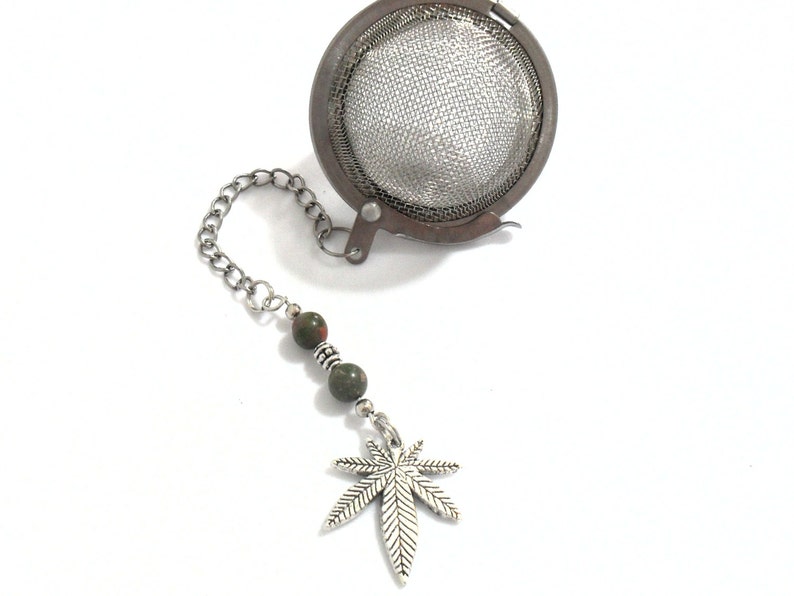 Marijuana Tea Infuser, Hemp Leaves Charm Loose Leaf Tea Strainer ...