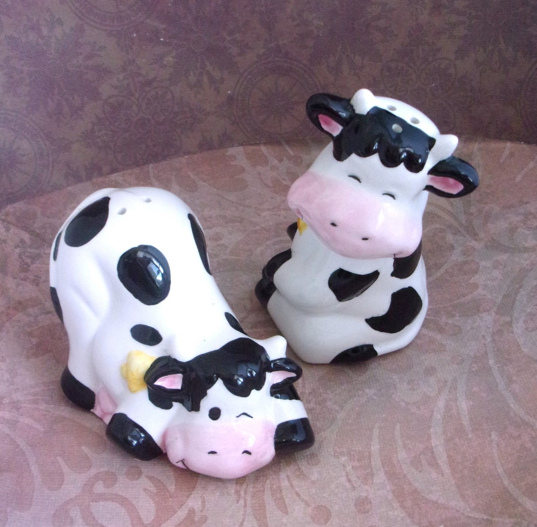 Vintage Smiling Cow Salt & Pepper Shakers, Porcelain Cows With Yellow ...