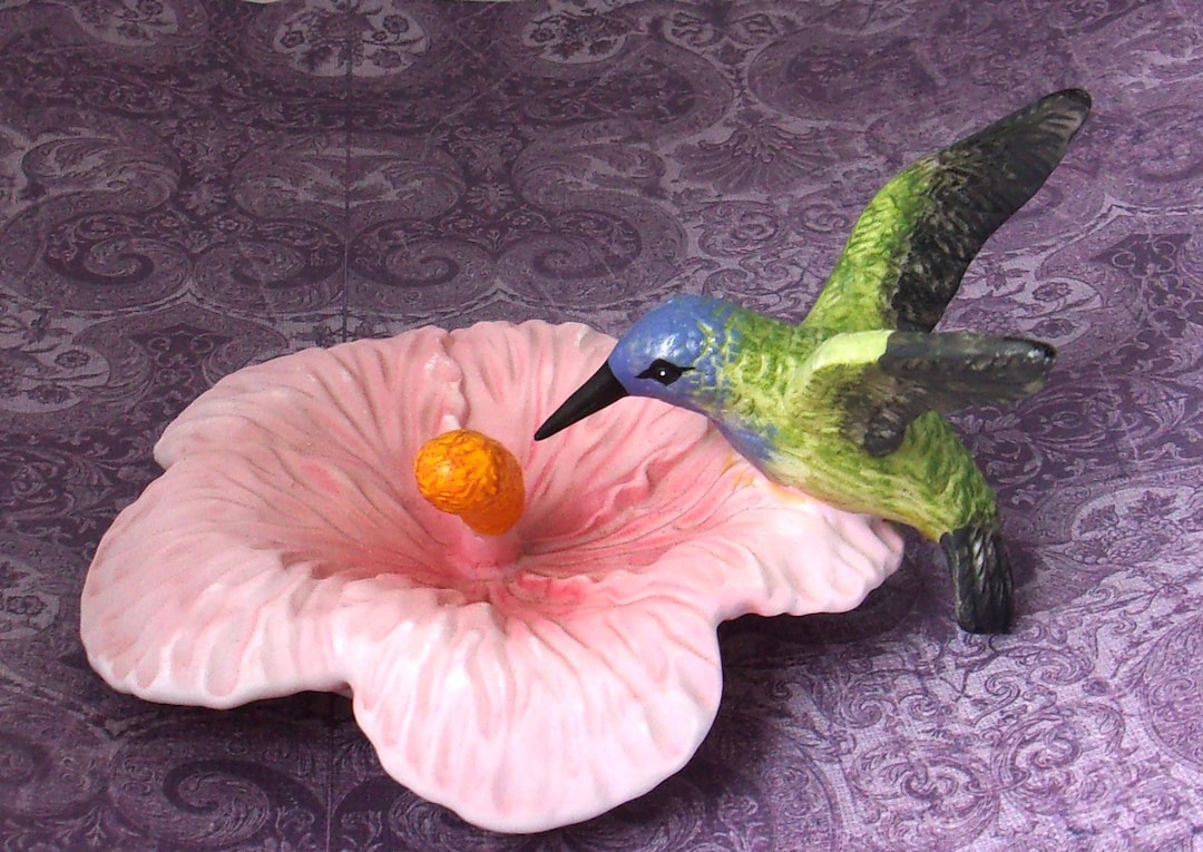 Hummingbird on Hibiscus Flower, Resin Figurine 3.50 Dia, Table/desk ...