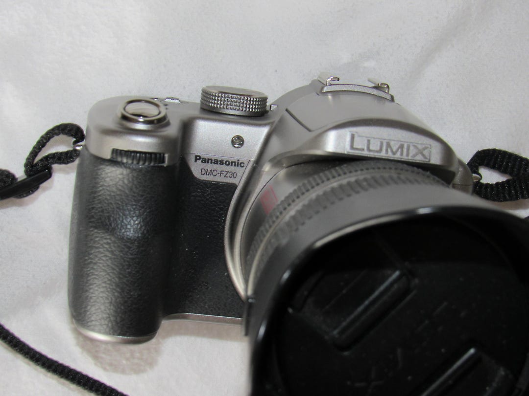 Panasonic Lumix DMC-FZ30 8MP FZ30 Camera 12X Digital Leica Lens CAMERA ...