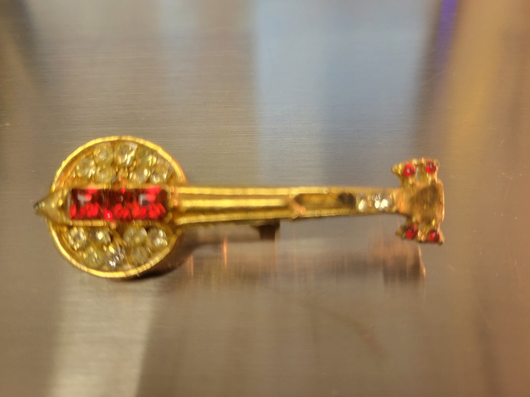 1970's Goldtone Banjo Pin/brooch - Etsy