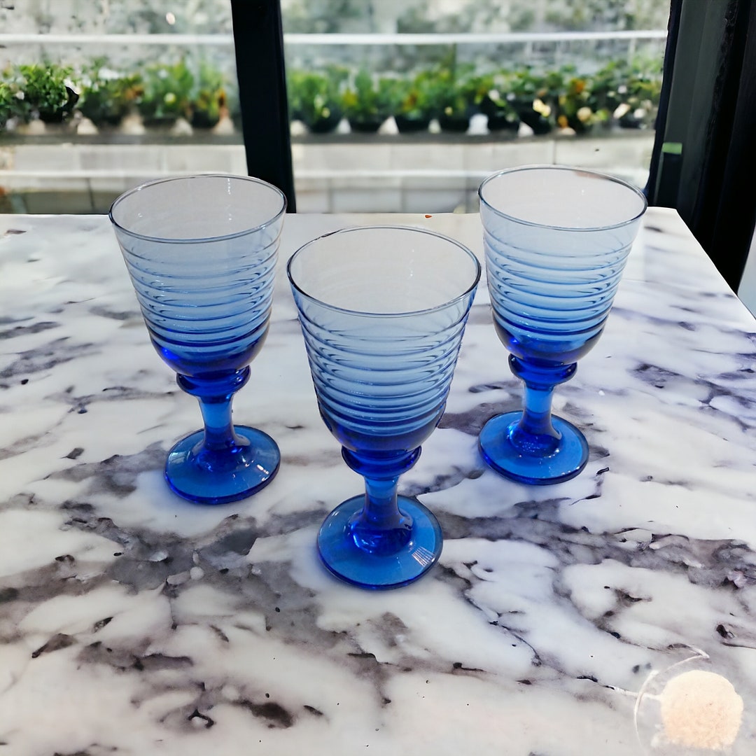Set Of 3 Vintage Libbey Sirrus Blue Glass Water Beehive Pedestal Goblets Ribbed Stemmed 7