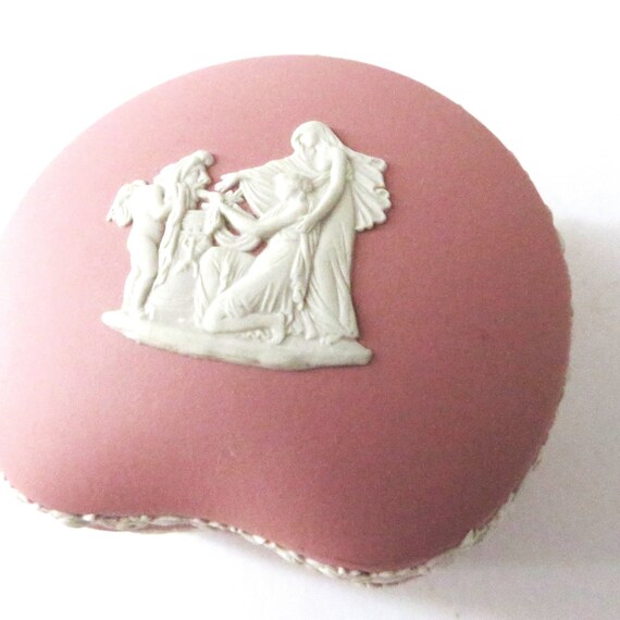 Wedgwood Pink Jasperware bean box, Pink Jasperware, G… - Gem