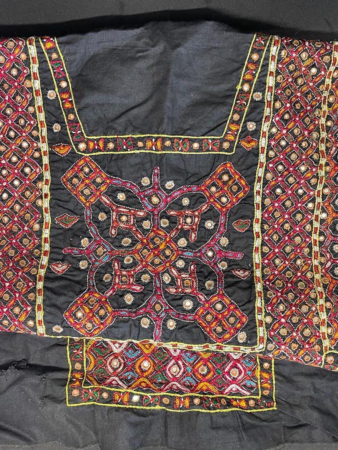 Vintage Sindhi, Ayat, and Balochi Embroidery. Extra Fine Patchwork for ...