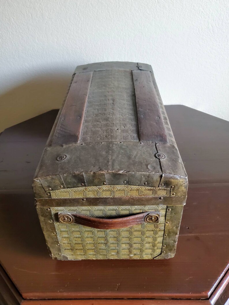 Small Antique American Victorian Travel Trunk Train Case / | Etsy