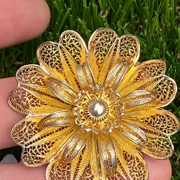 Gold Filigree Brooch - Etsy