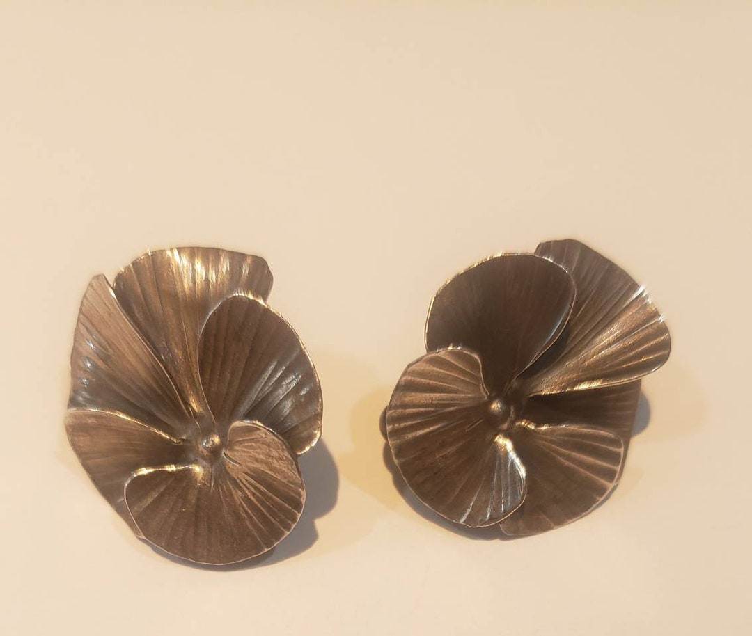 Vintage Nye Sterling Signed Silver Etched Pansy Screw Back Earrings - Etsy