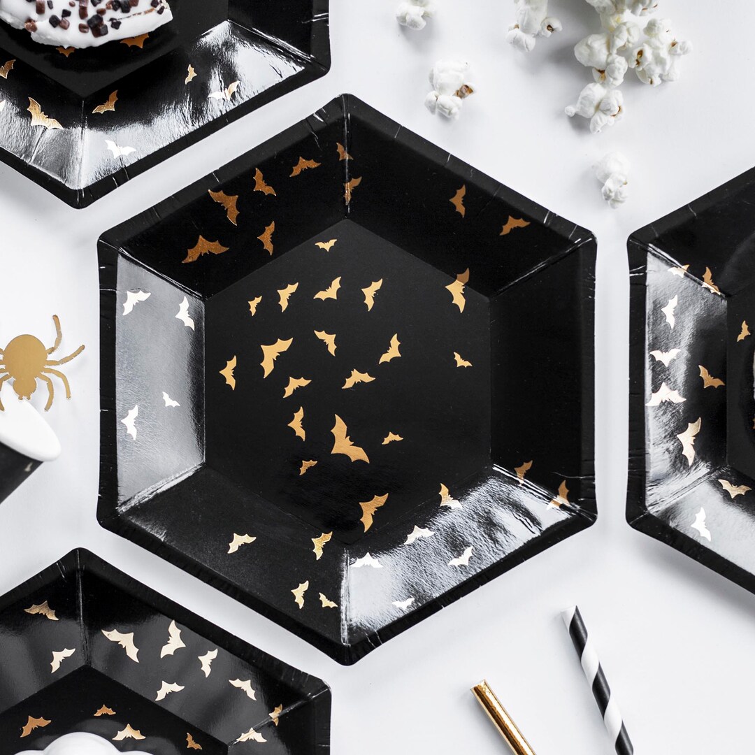 BAT HALLOWEEN PLATES | Halloween Table Decorations | Halloween Party ...
