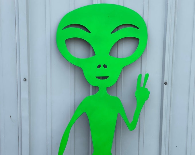 Alien Yard Stake, Metal Art | Extraterrestrial | Garden Art | Lawn and ...
