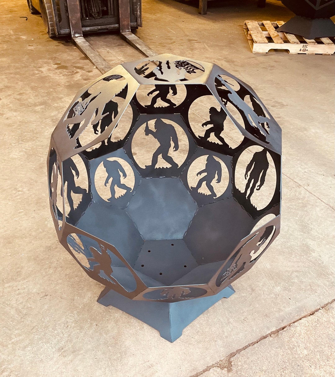 24" Bigfoot Fire Pit Sphere: Plasma Cut Steel, Powder Coat Finish ...
