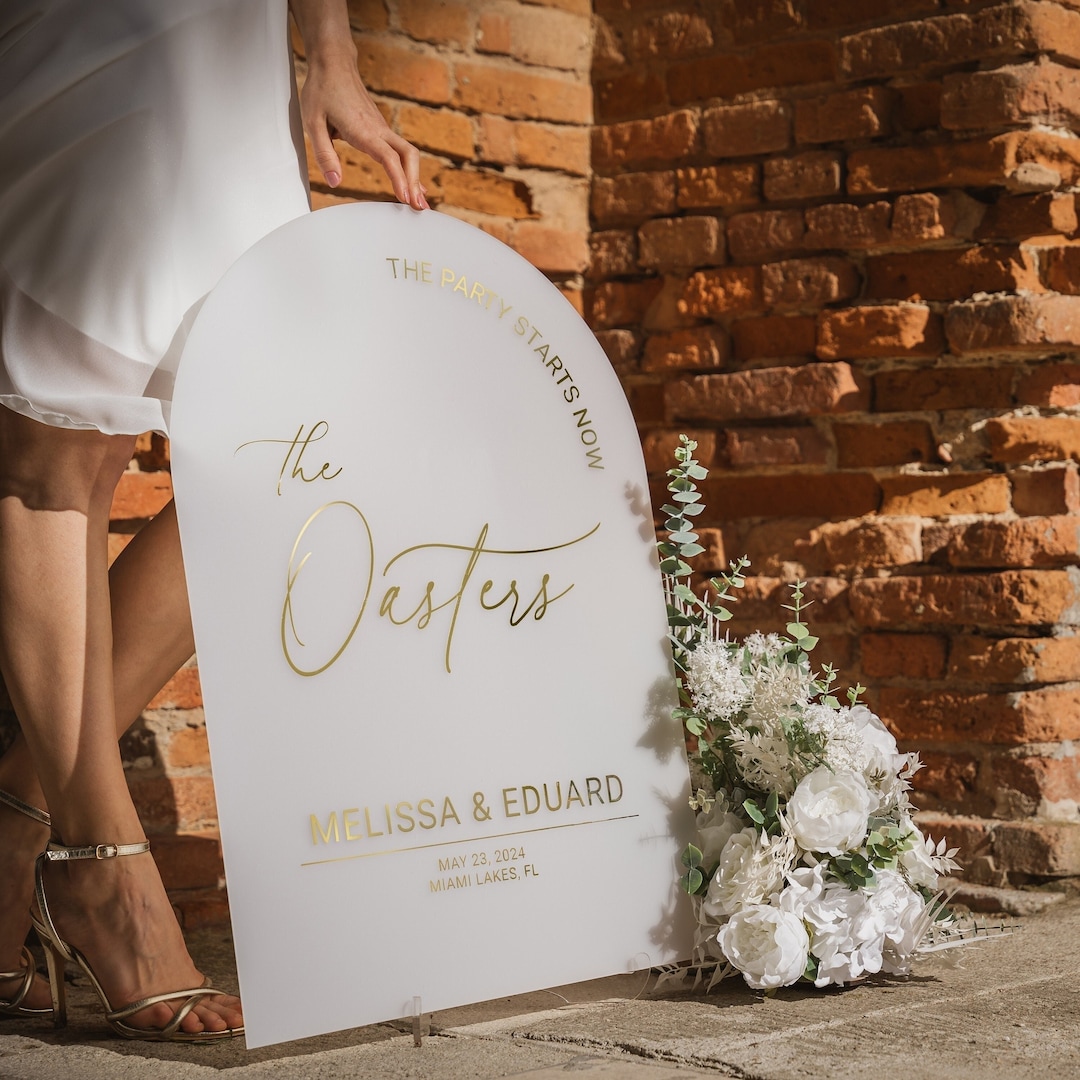 Arched Wedding Sign - Gold Mirror Welcome Sign - Modern Acrylic Wedding ...