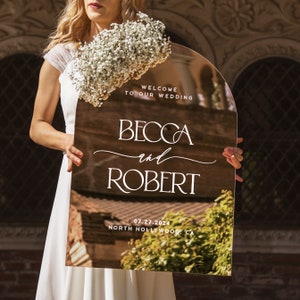 Arched Gold Mirror Wedding Welcome Sign - Modern Acrylic Wedding Sign ...