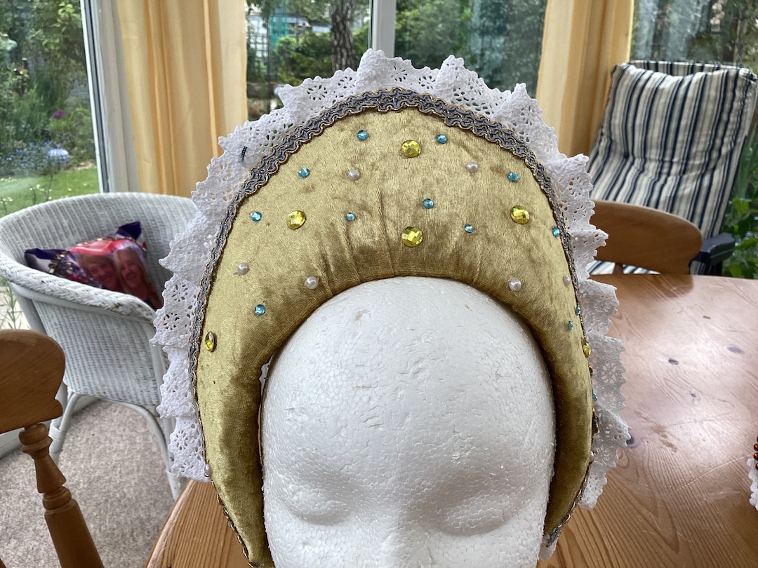 Medieval Ann Boleyn Styke Headdress Gold Velvet With Lace and - Etsy