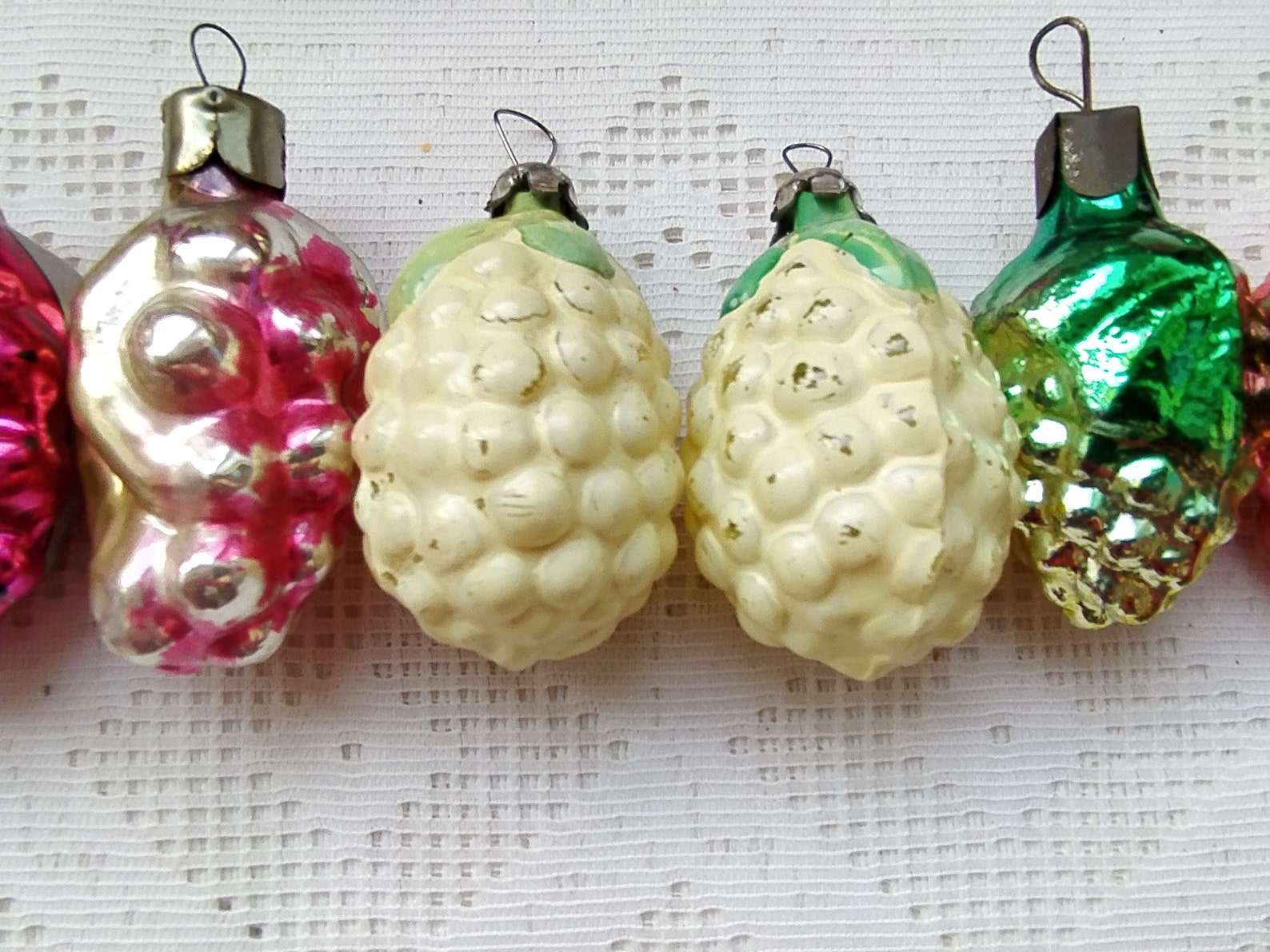 Vintage Grapes Raspberry Christmas Tree Decorations, Retro Mercury ...
