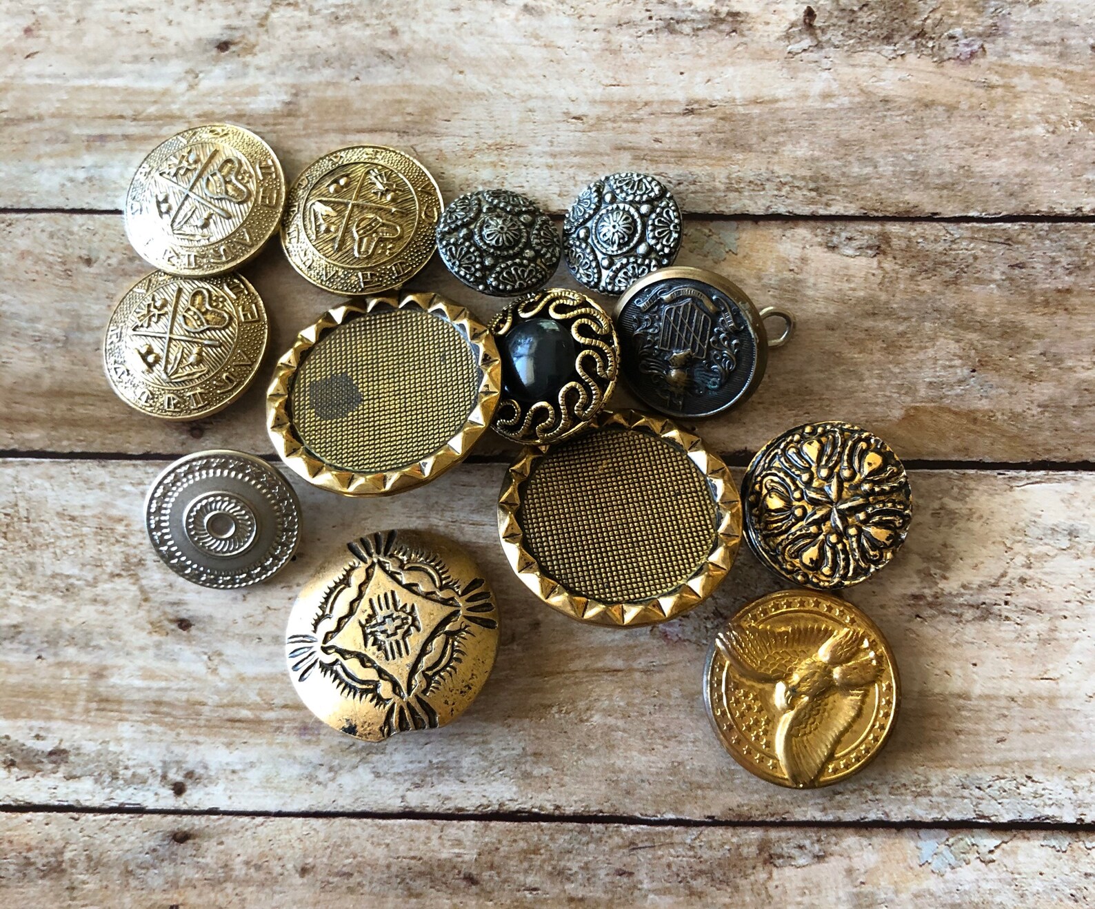 Vintage Buttons Old, Metal Buttons, Collectors Buttons Set of Thirteen ...