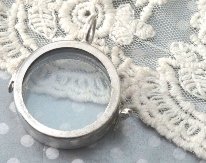 Silver Round Glass Locket – Keepsake Shadow Box Pendant, Jewelry ...