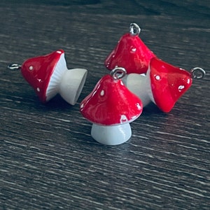 10-miniature 3D Lucky Mushroom Toadstool Charms - Etsy