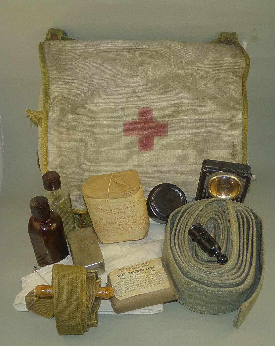 WW2 Vintage Old Doctor's Bag With Medical Equipment Inside, First Aid ...
