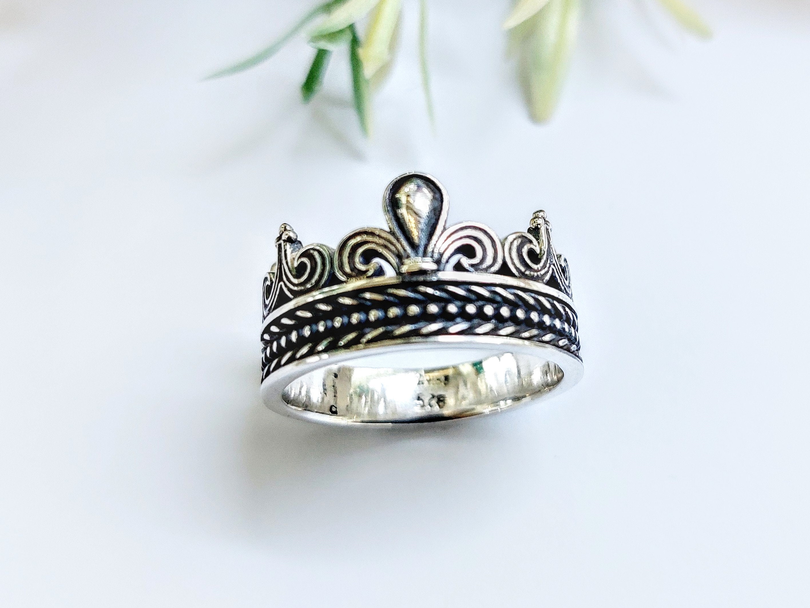 Royal crown ring in sterling silver 925