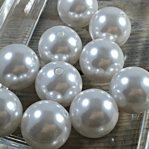 20mm White Pearl Finish Chunky Bead, 10 Count - Etsy