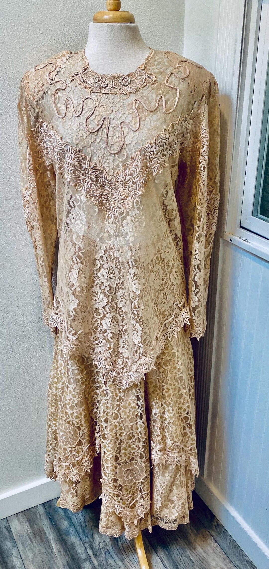 Stunning 'mena Cinque' Italian Burnt Peach Lace /victorin / 2 Piece ...