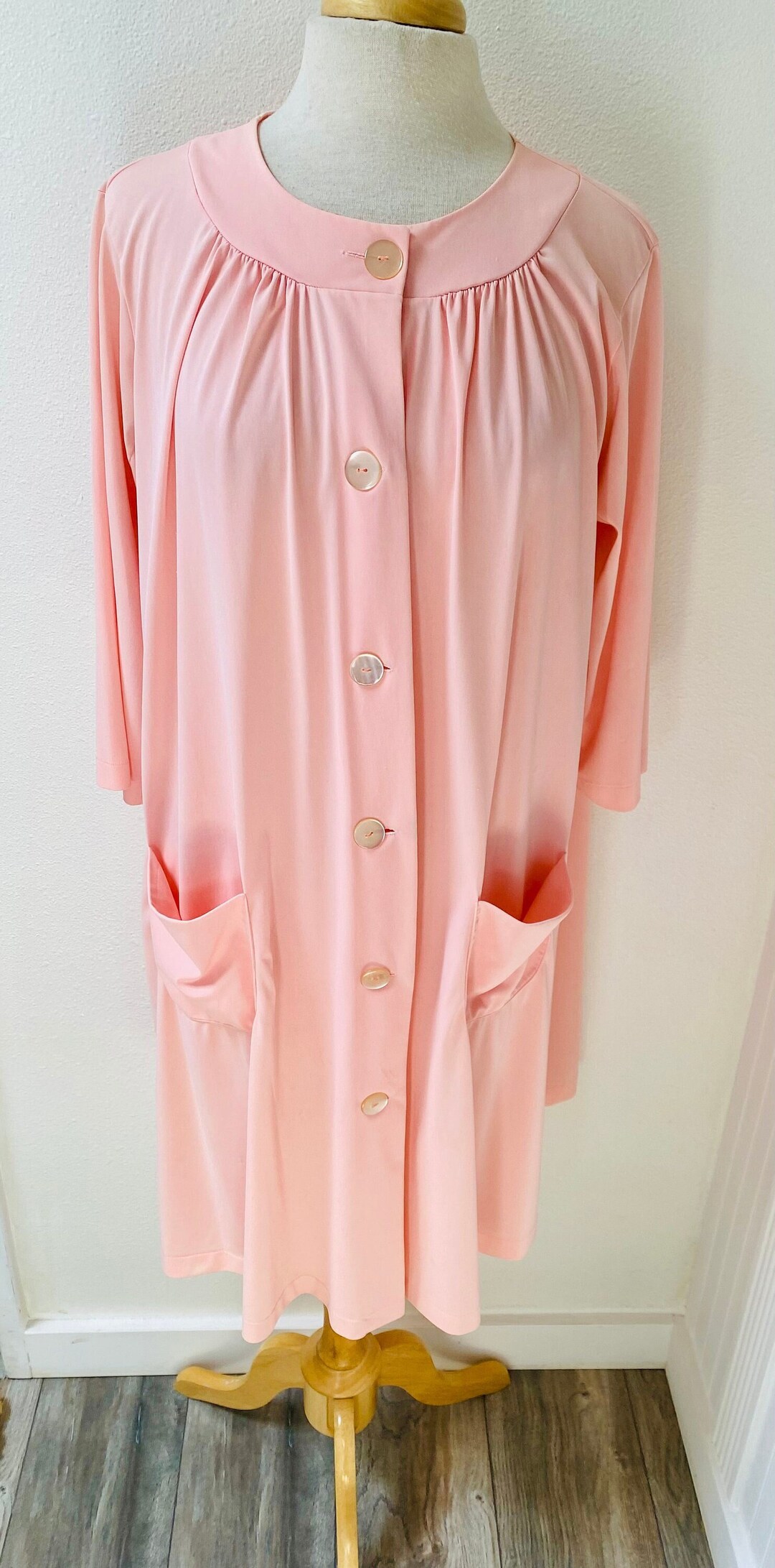 1960’s Pink / Coral Lightweight Robe / Button Closure / 3/4 Length ...