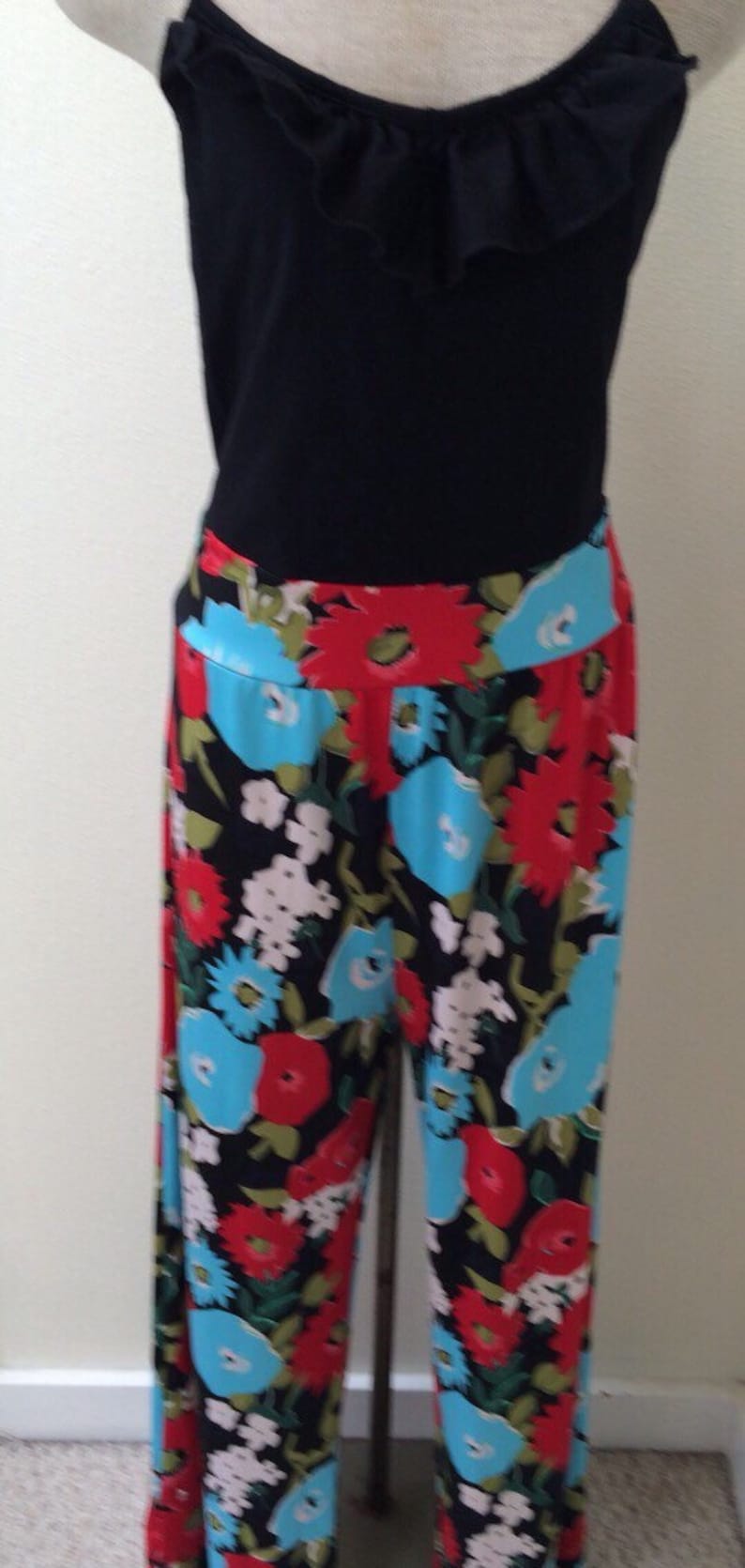 Floral Romper Jumpsuit: 'derek Heart' Black Ruffled Top, Size Medium ...