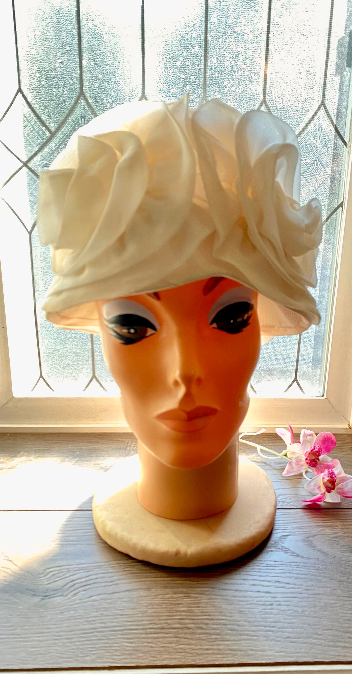 Mid Century ‘clover Lane’ White Giant Rosettes Bucket Hat - Etsy