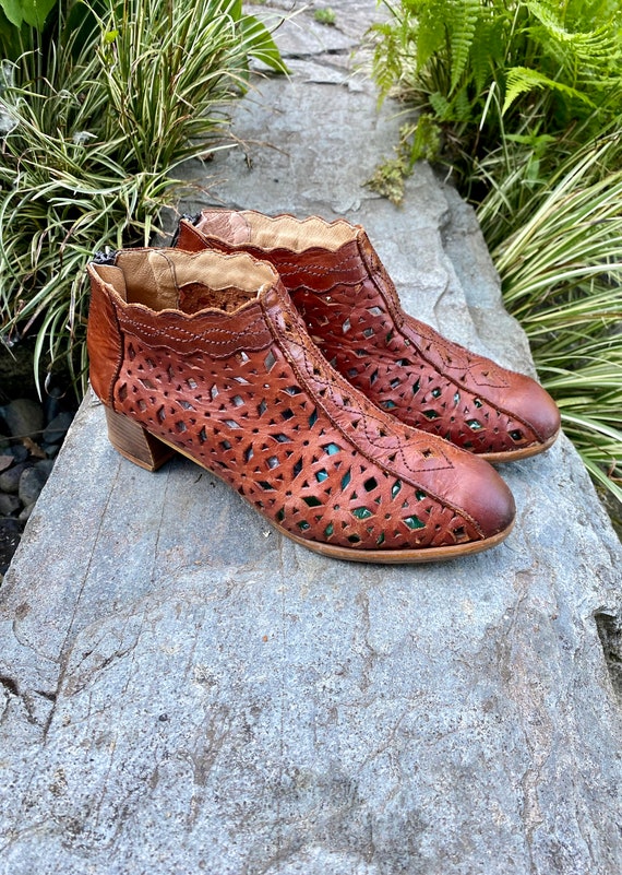 1980’s ‘JOYCA’ Originals Perforated Leather Design / … - Gem