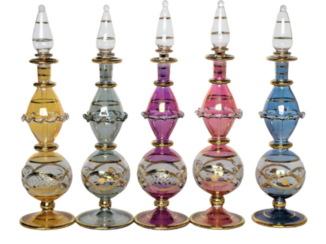 Flacon de parfum égyptien classique en verre soufflé à la bouche avec ...