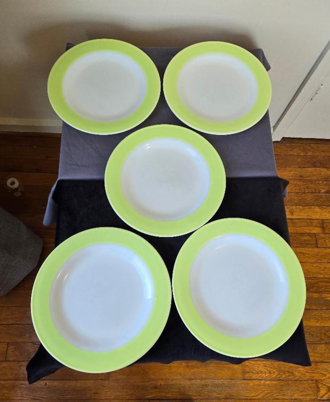 Vintage Pyrex Lime Green Milk Glass Dinner Plates, Set of 5 MCM Green ...