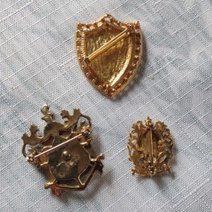 Vintage Heraldry Style Brooches Set of 3 Vintage Costume Brooches Pins ...
